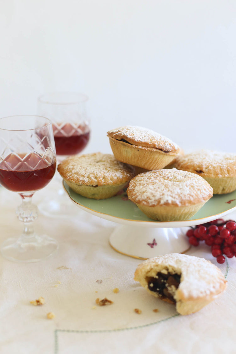 The most delicious cakes & gifts to spoil someone sweet! – Sweet Bakes